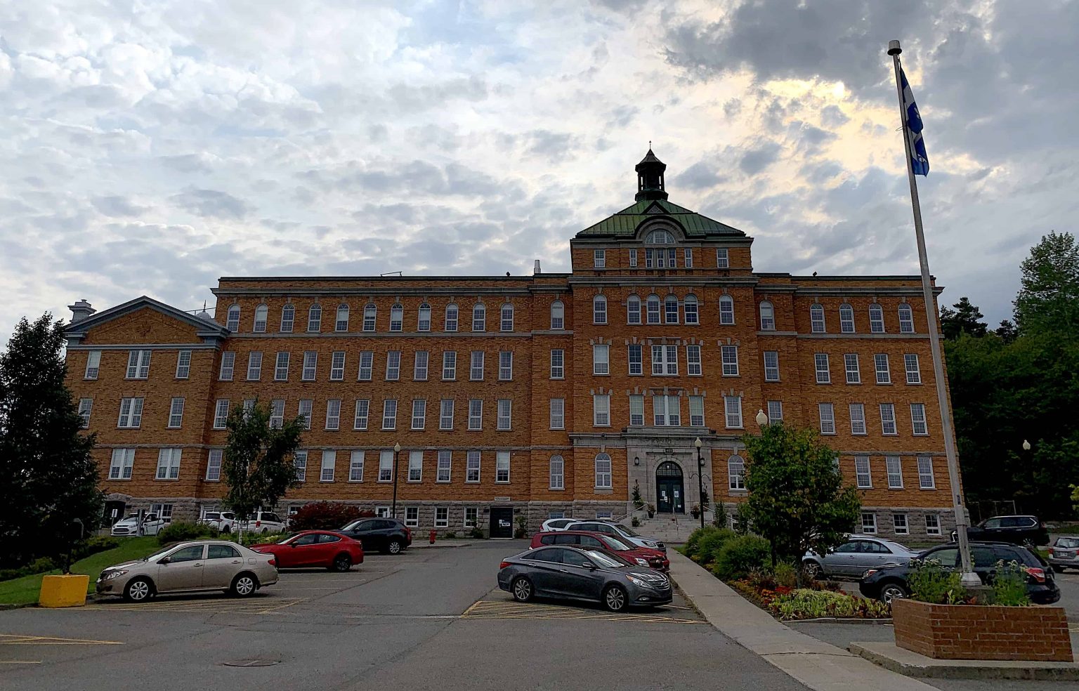 La directrice du nouvel ITAQ connue - Journal Le Placoteux